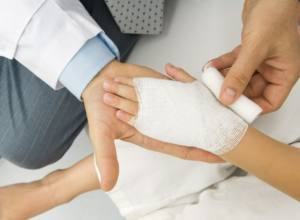 Burns First Aid: Immediate Steps to Take and Treatment Guidelines ...